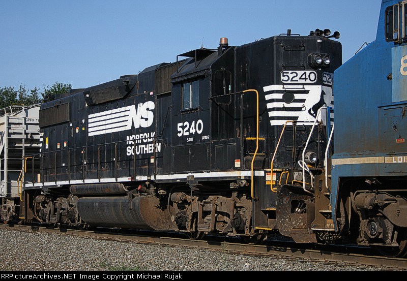 NS 5240